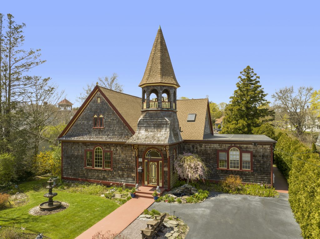 Baptist church converted into a home in Narragansett sells for $1.5M