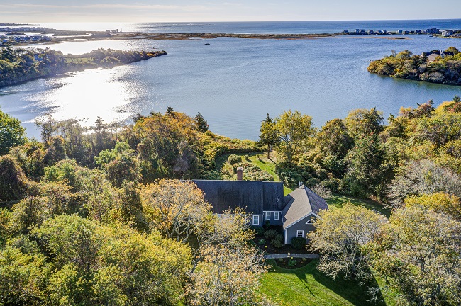 Waterfront home in South Kingstown sells for $3.5M
