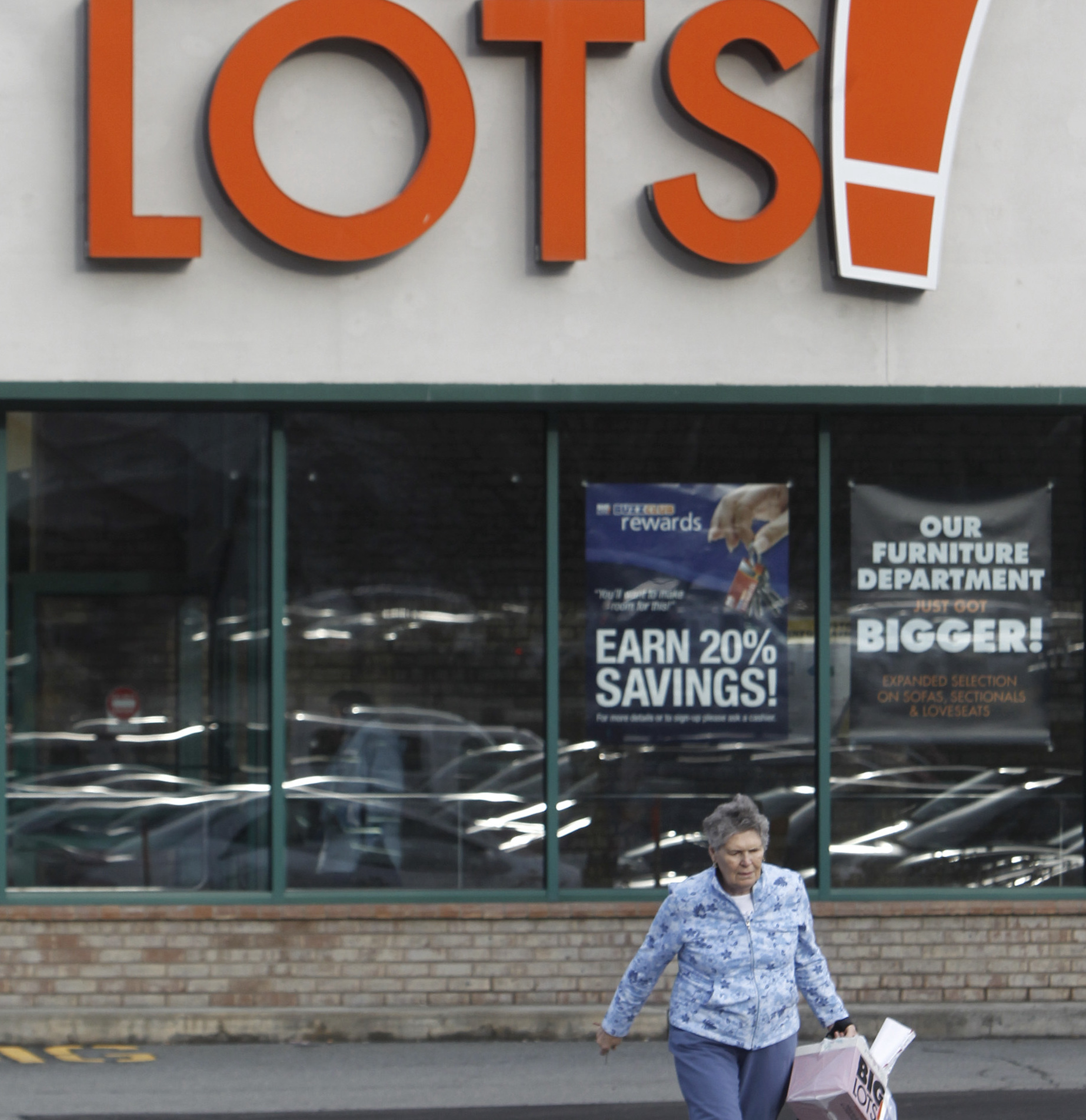 Big Lots reaches deal to keep hundreds of U.S. stores open