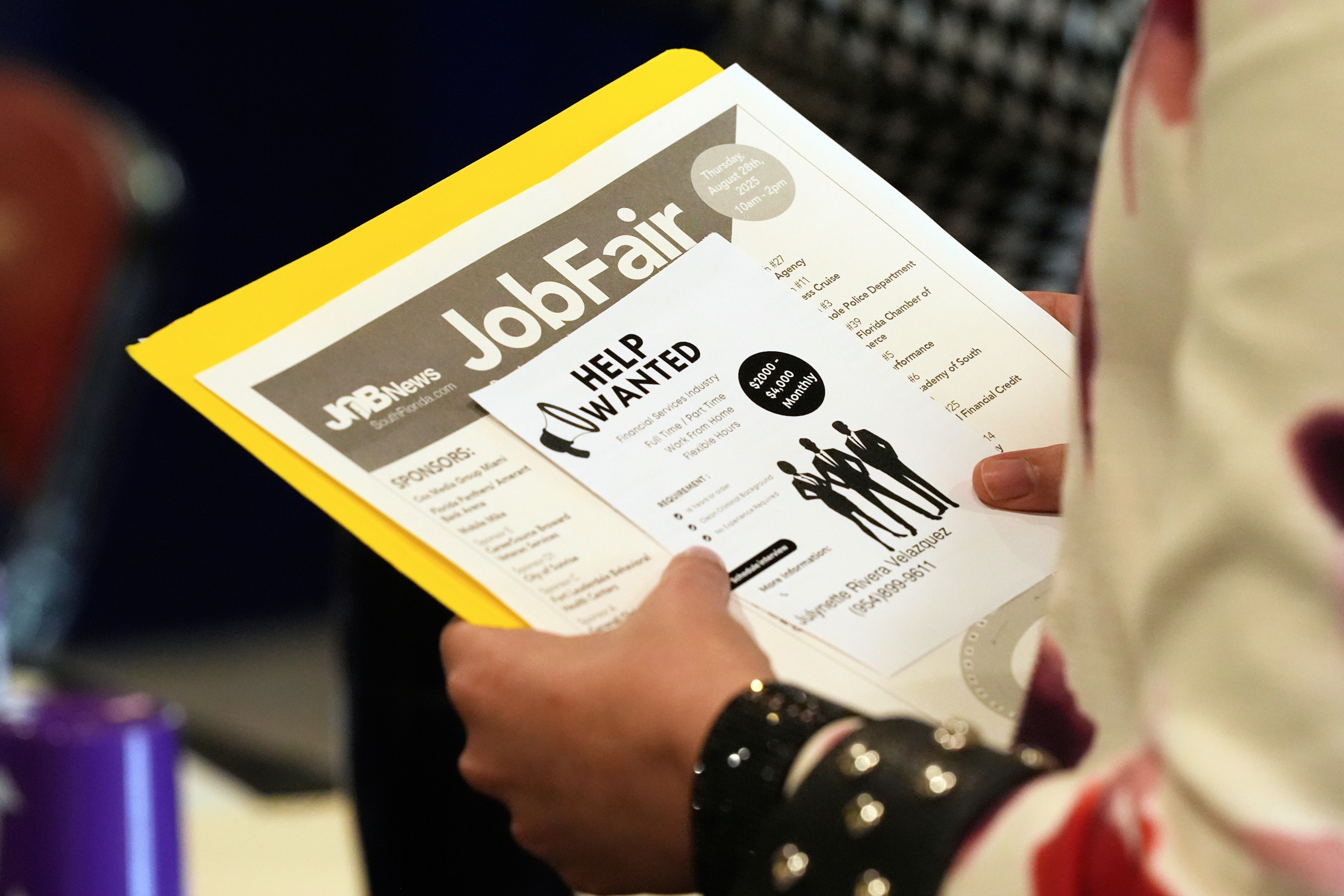 U.S. weekly applications for jobless benefits jump by 22,000, the most ...