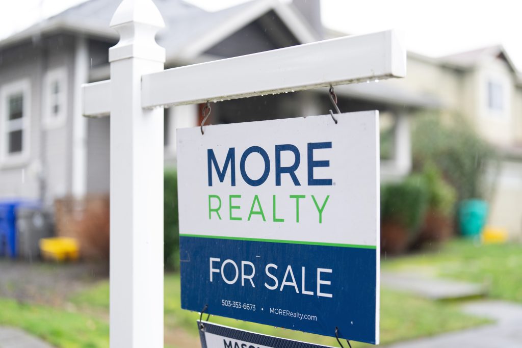 Average U.S. long-term mortgage rate rises to 6.52%