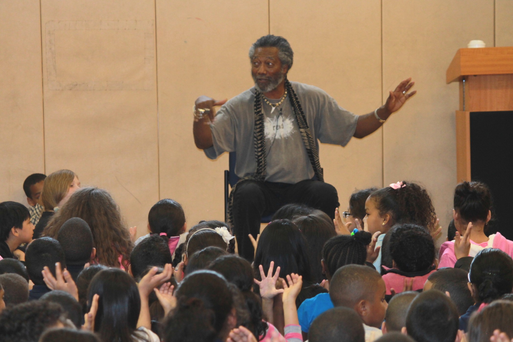 BankRI hosts renowned storyteller