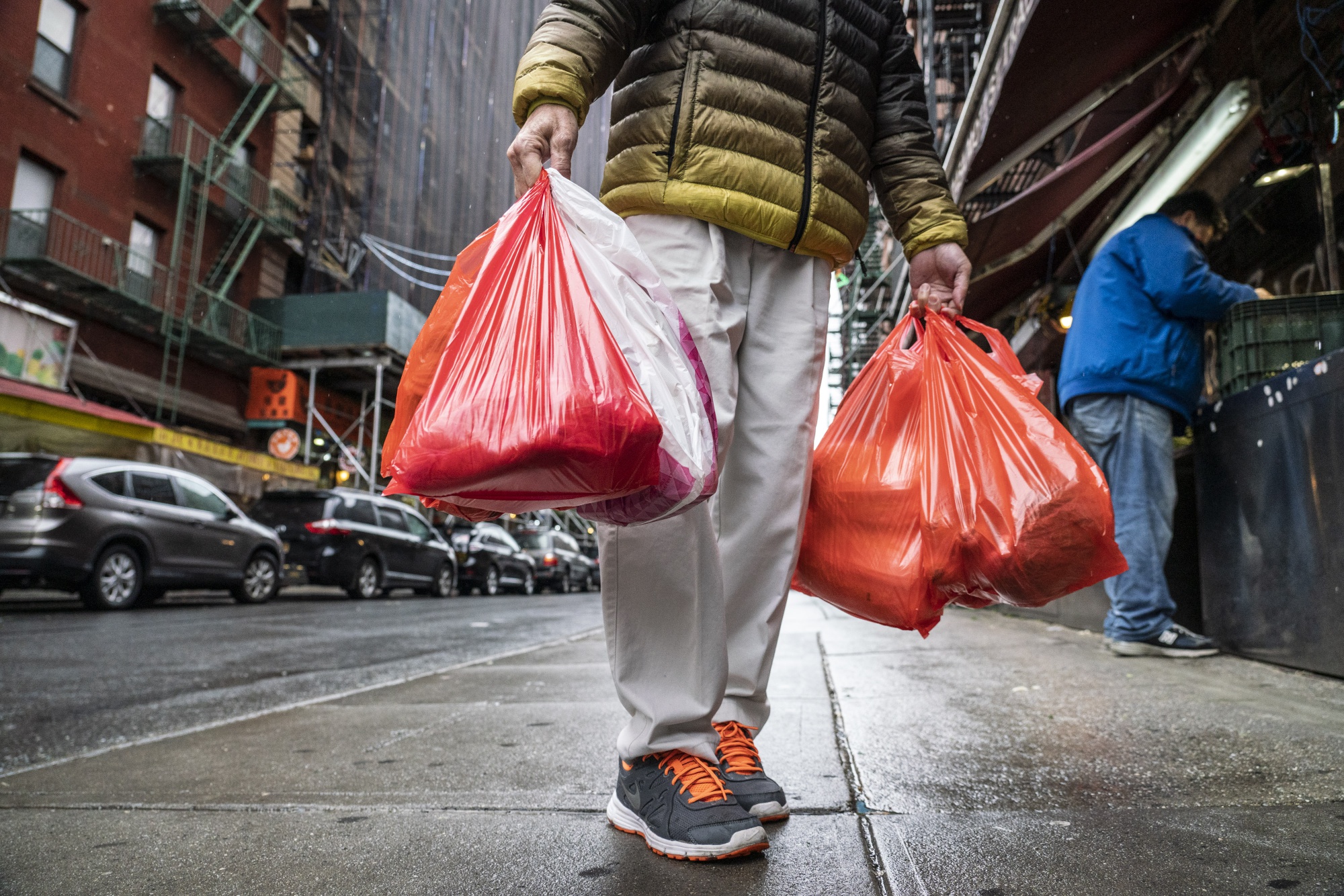 U.S. consumer comfort drops to eight-week low on finance views